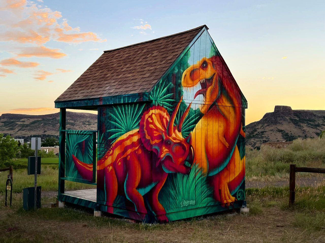 Visit - Dinosaur Ridge